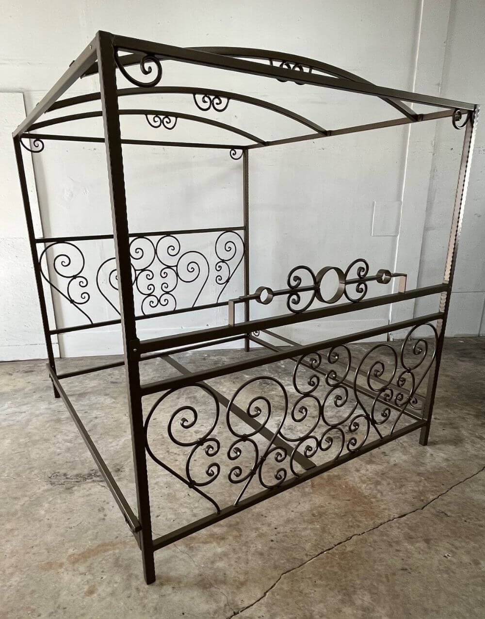 The Scroll Bed with Removable Stockade: Metalbound